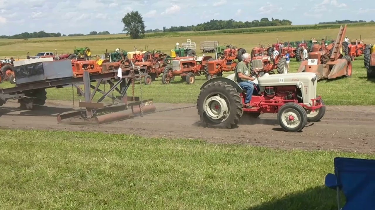 1955 Ford 640 - YouTube