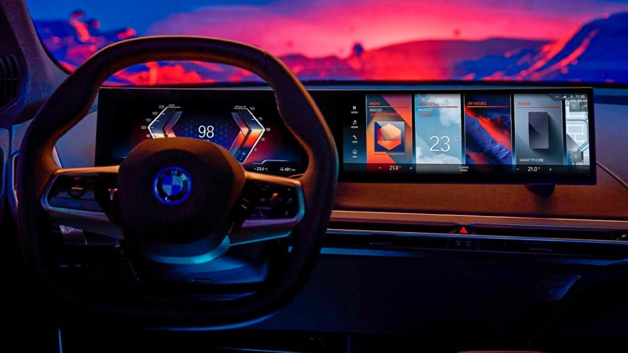 BMW Unveils iDrive 8 System That Gains New Features - YouTube
