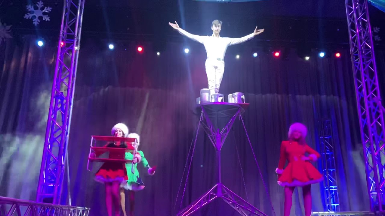 Frost Show At Six Flags Great Adventure - YouTube