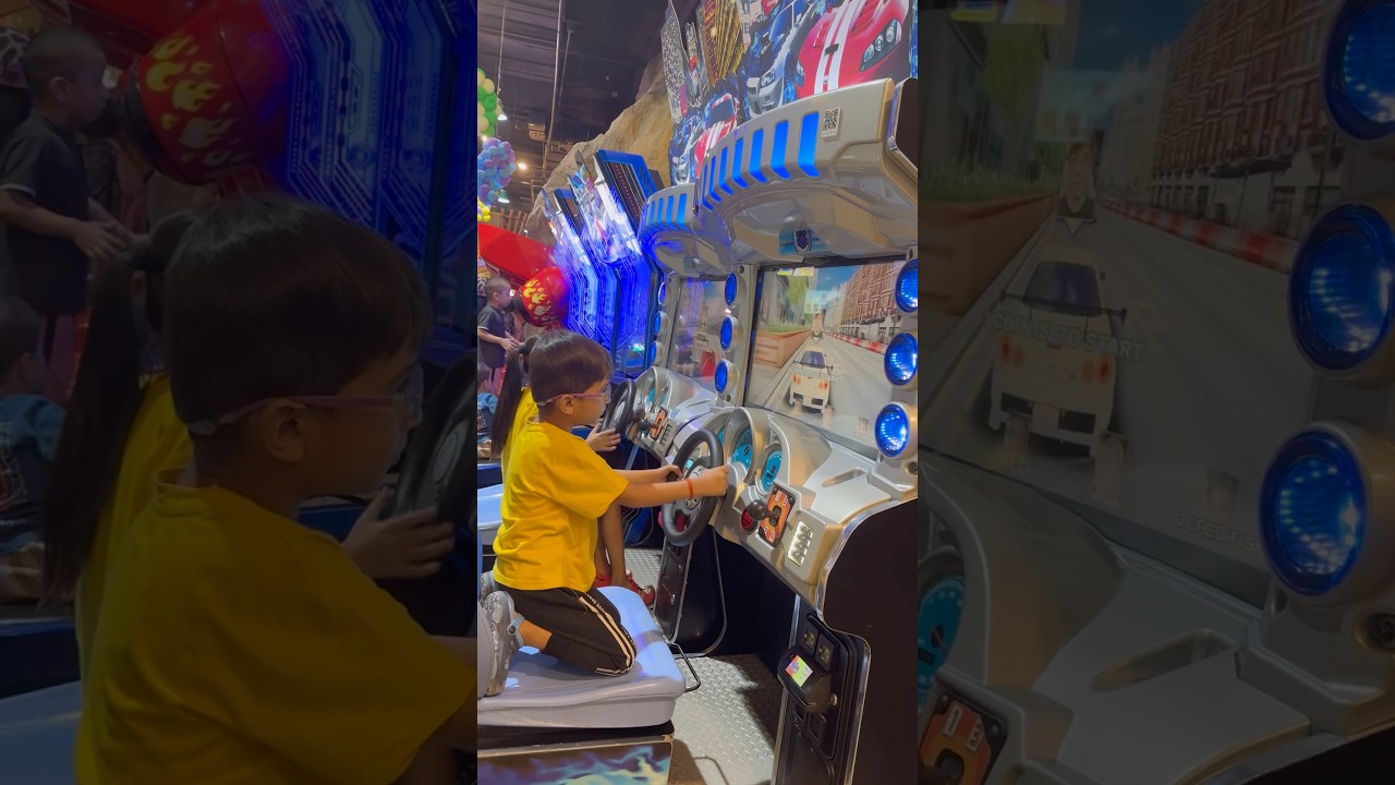 Chota baccha game khelte hue 😂😂😘 - YouTube