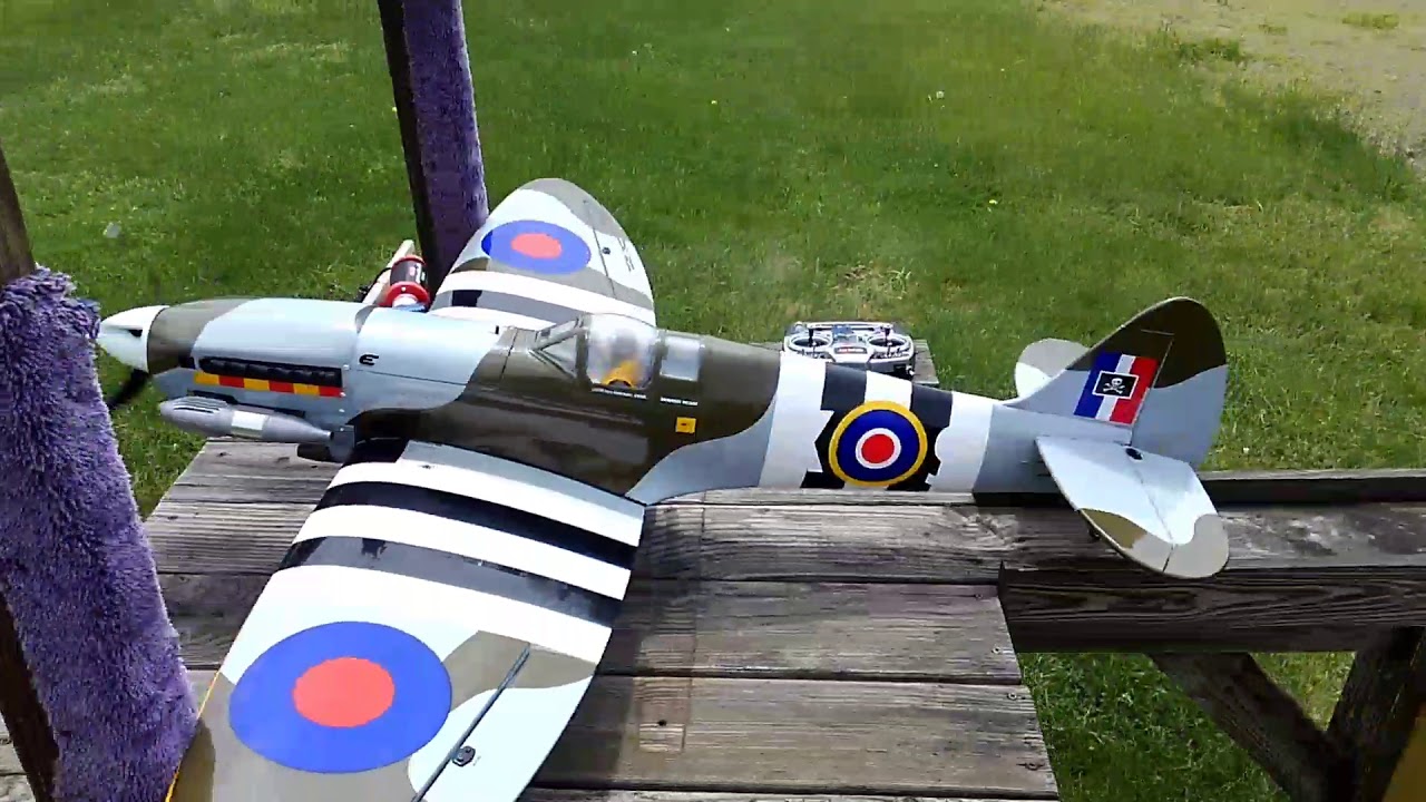 Phoenix Models Spitfire, Evolution 10cc gas engine - YouTube
