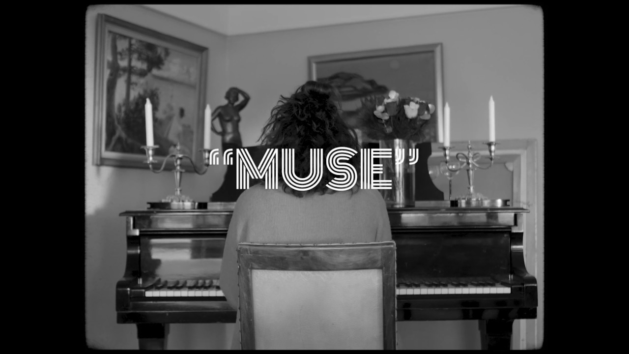 Nadia Essah // Muse // Acoustic - YouTube