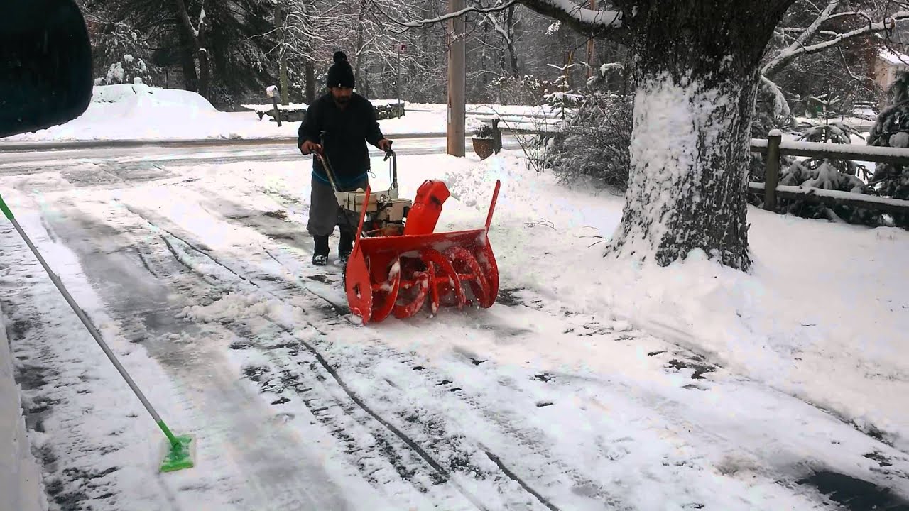 Old Ariens snowblower 1952 - YouTube