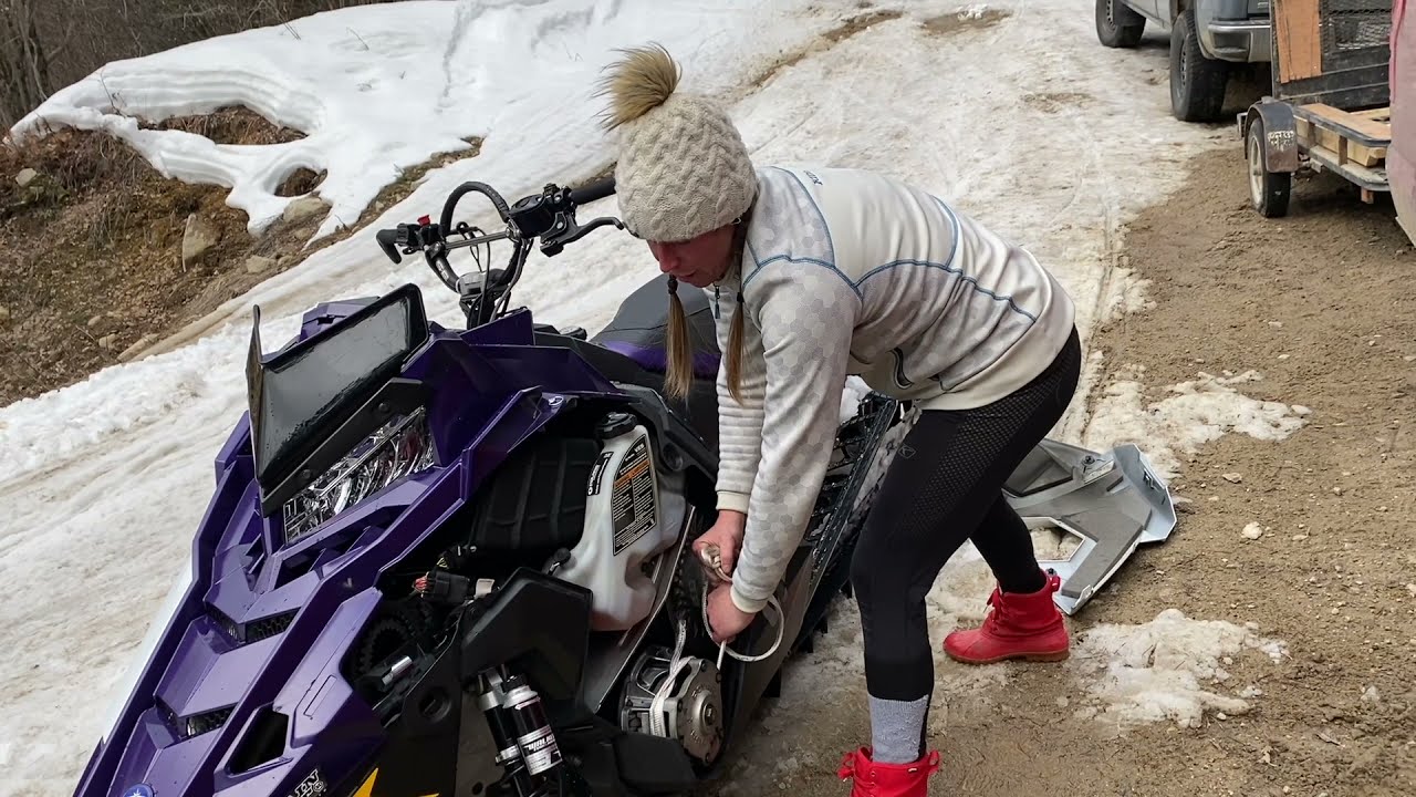 Polaris Presents -Pro Tip #12 - How to clutch start a snowmobile - YouTube