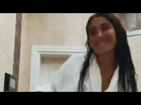 Pərvin bunuda etdi!Hamamda hamam xalatında rəqs etdi!