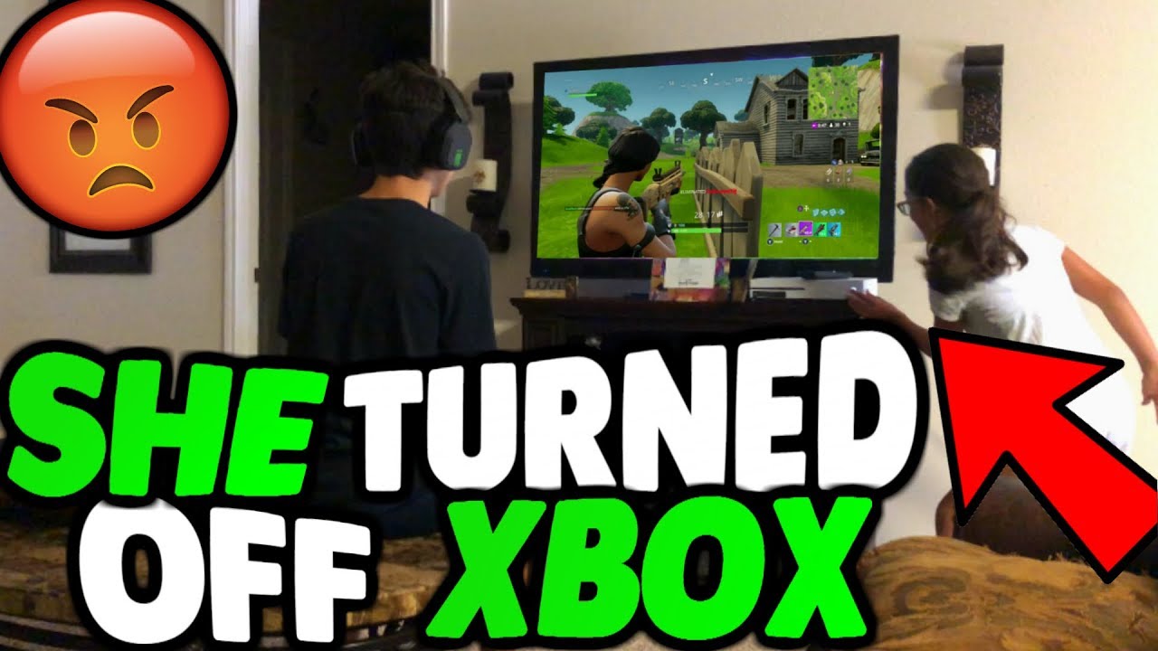 CRAZY FORTNITE RAGE PRANK!! (SHE TURNED OFF MY XBOX) - YouTube