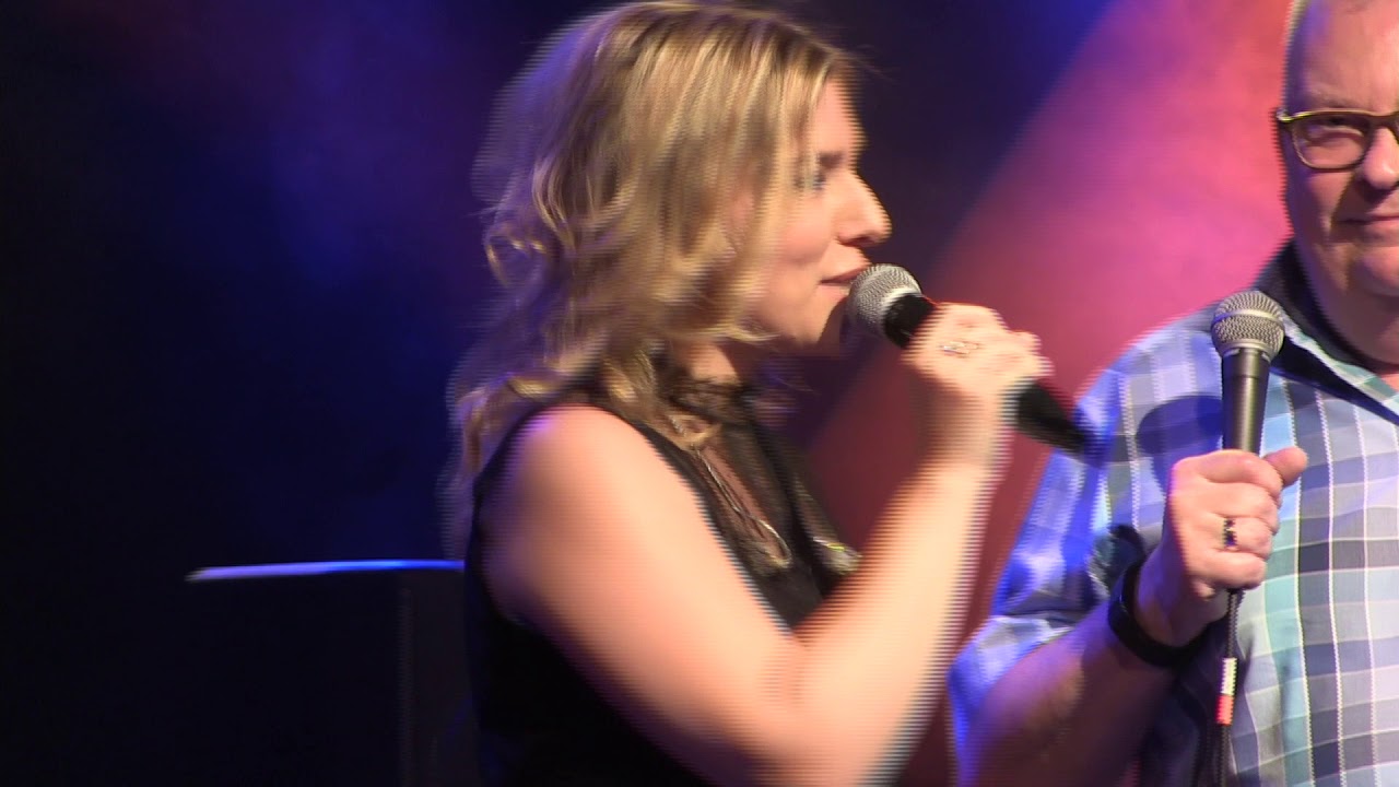 Laura Wilde in Concert - Talk mit Ingo Lücke - YouTube