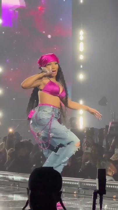 Nicki Minaj Starships Live At Pink Friday 2 World Tour T Mobile