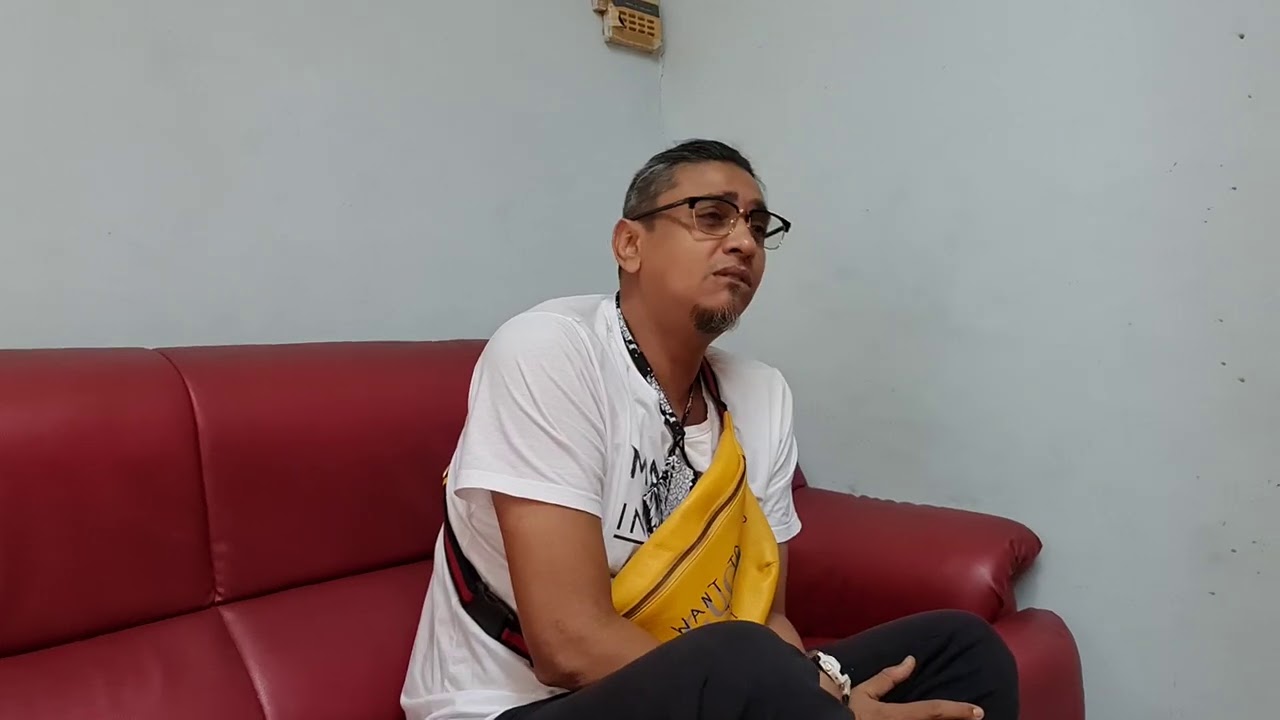 Apak - Pak Azad ( Macha ) Mengamuk Tak Dapat Lagu Baru - YouTube