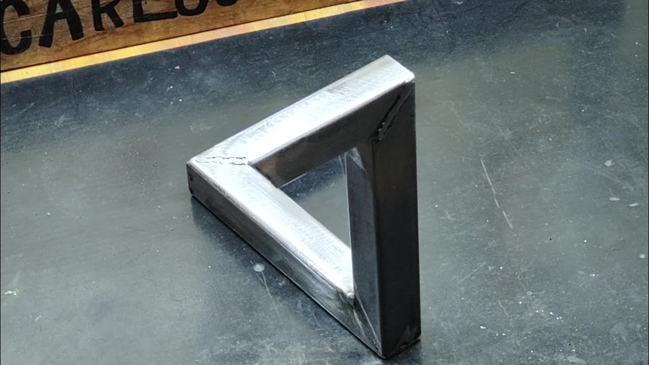 #TRIANGULO IMPOSSÍVEL (TRIÂNGULO DE PENROSE) ILUSÃO DE ÓTICA - YouTube