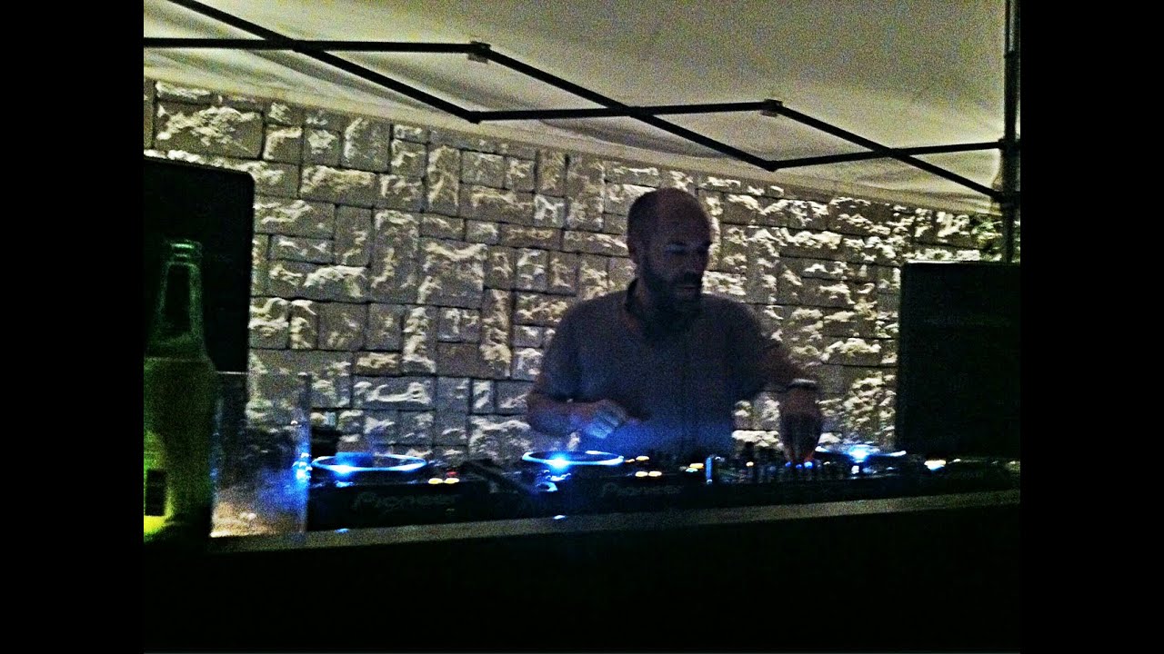 Martin Roth playing DJ Koze - 'XTC' // Le Jardin, Hollywood - YouTube