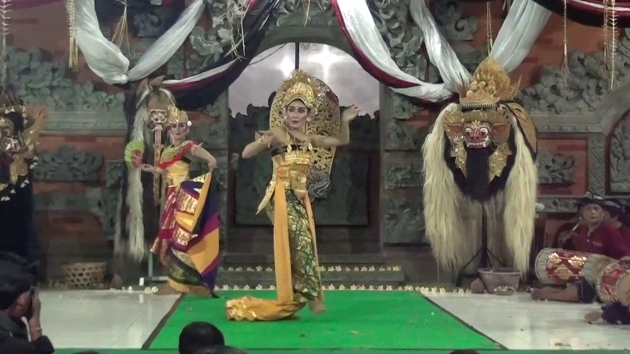 Tari Oleg Tamulilingan Versi Angklung Banjar Sema Kediri - YouTube