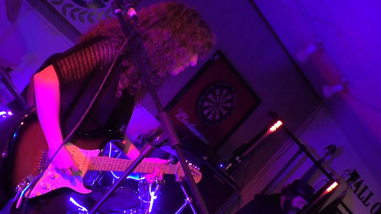 Crescent Moon so Led Zeppelin a LIVE. - YouTube