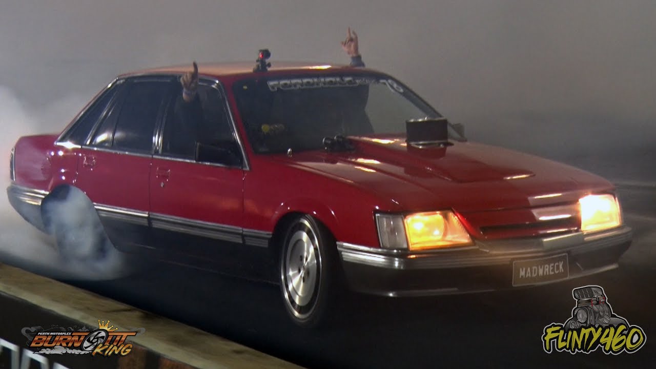 VK COMMODORE "MADWRECK" AT BURNOUT KING - YouTube