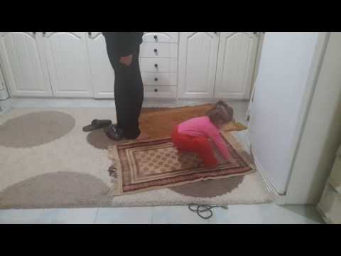 Yagmur namaz kiliyor