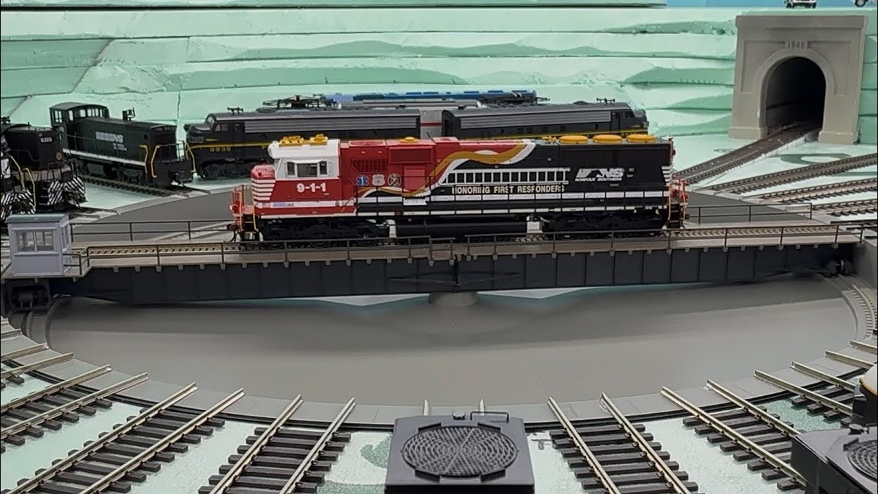 Ho Scale Athearn Norfolk Southern SD60E 911 Turn Around On Walthers 130 ...
