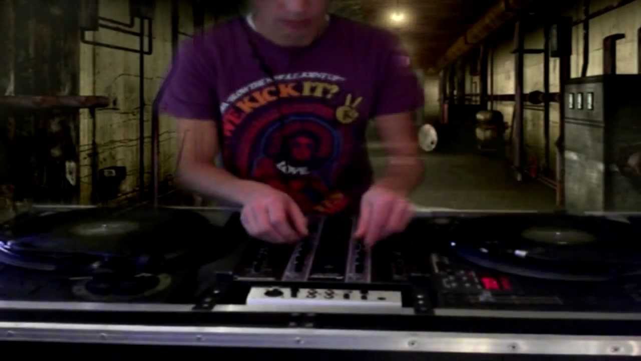 Early Rave / Oldschool Gabber Hardcore Mix - DJ Beau Bryte - YouTube