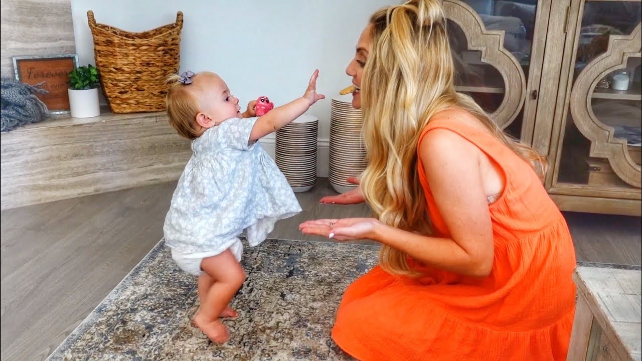 Savannah teaches baby Posie to take her first steps on camera!!! (SO ...