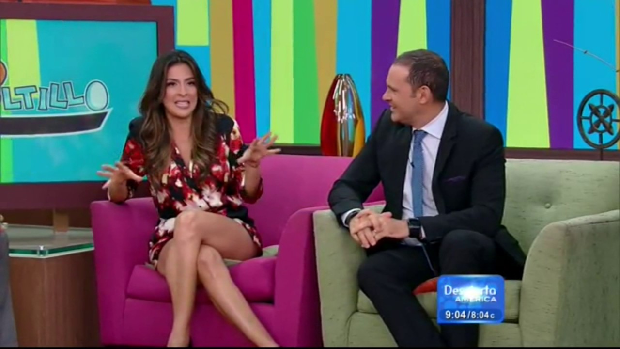 Maity Interiano (DAMN!) hot legs - Despierta America - 08/06/15 - YouTube
