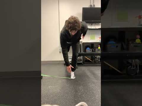 Single leg RDL with big toe engagement band cue - YouTube