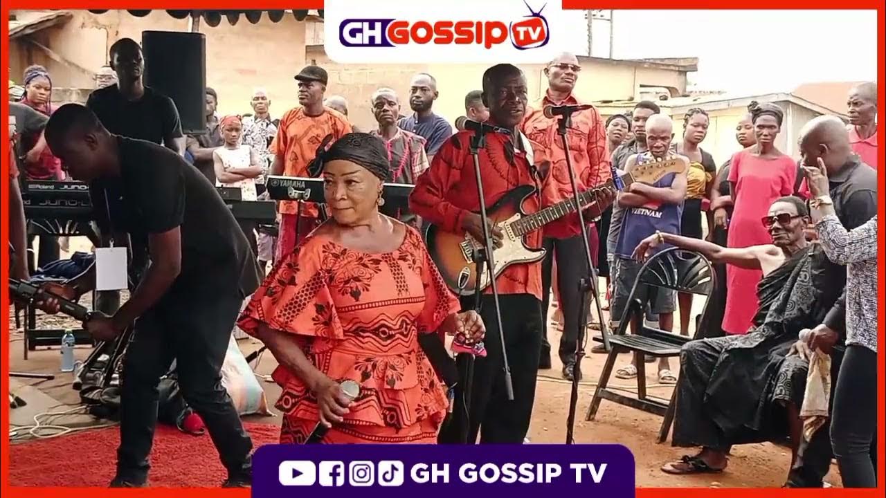 Maame Tiwaa & Asomafo band perform at late the Kwadwo Akwaboah's fûnerál at Kumasi - YouTube