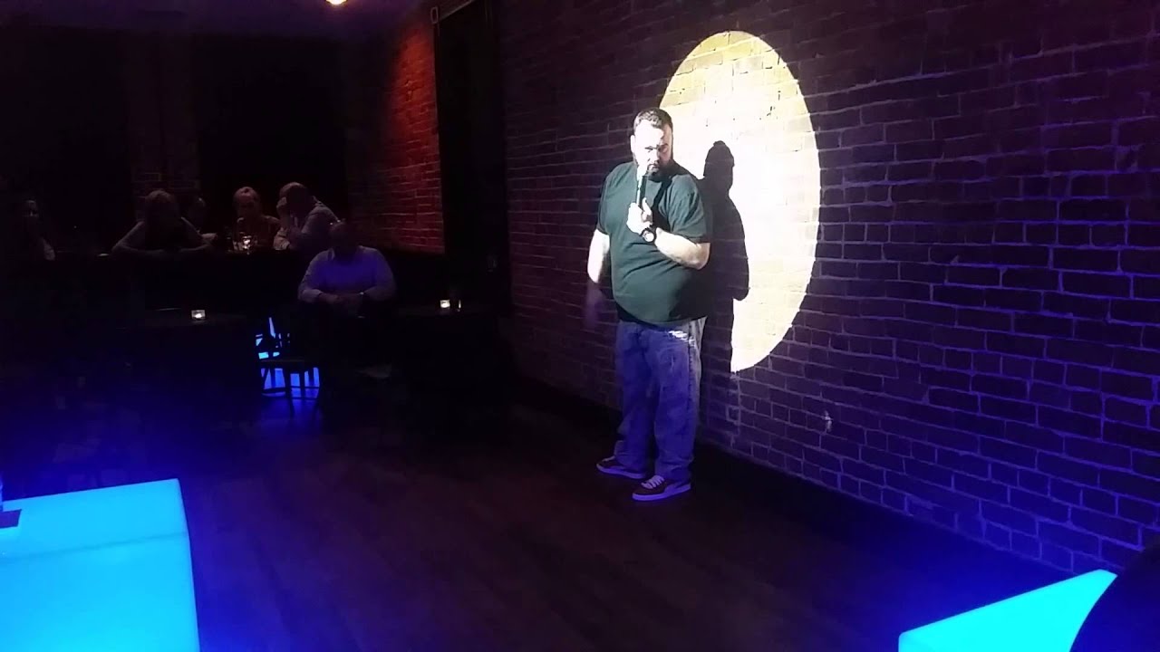 Ray Garrett at The Broadway Social - YouTube