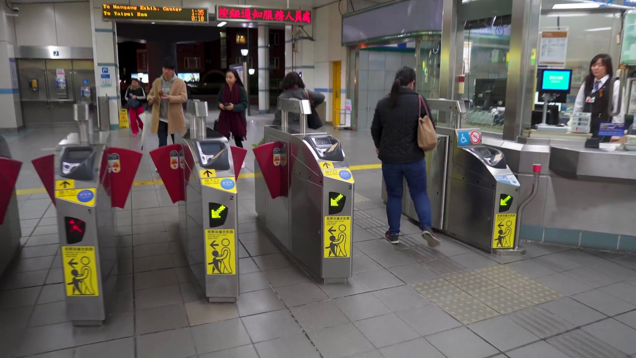 Taiwan, Taipei, MRT ride from WANFANG HOSPITAL to XINHAI, 3X escalator ...