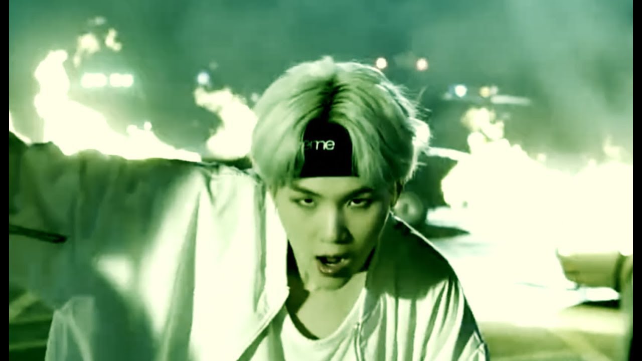 MIC DROP/SATURN BARNZ (BTS/Gorillaz) - YouTube