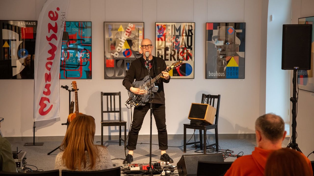 Art Czwartek - koncert Puhovsky - YouTube