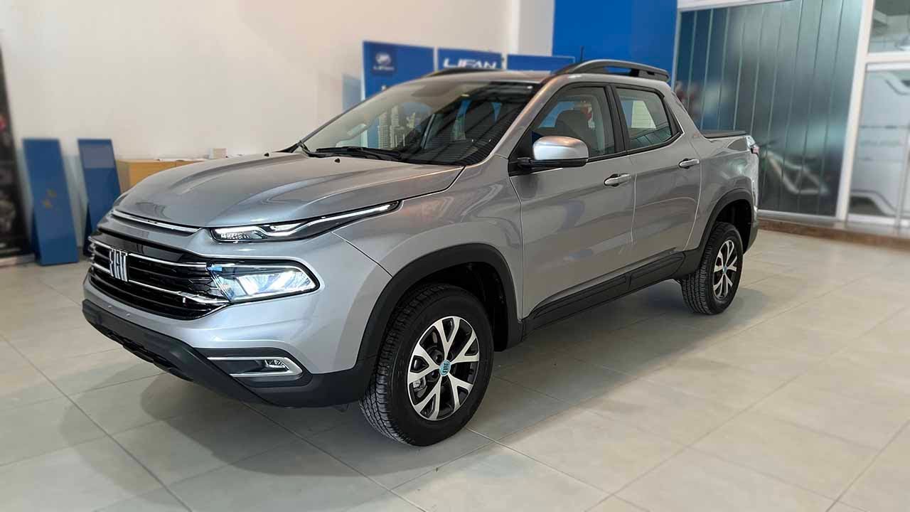 Fiat Toro Freedom 4x2 1.8 at - 0km - YouTube