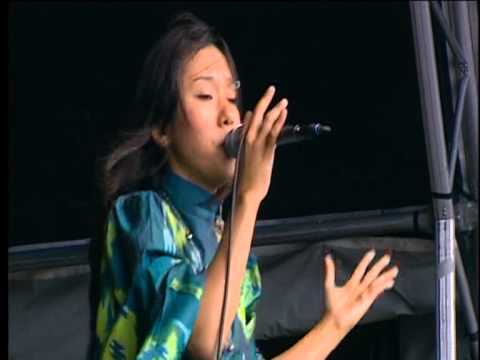 Sevara Nazarkhan - Yor-Yor (Live at WOMAD) - YouTube