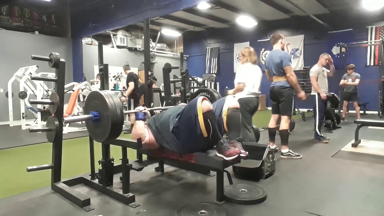 Old Man Bench Press with Bands 100+ Reps Kole Carter 57 Years old GP ...