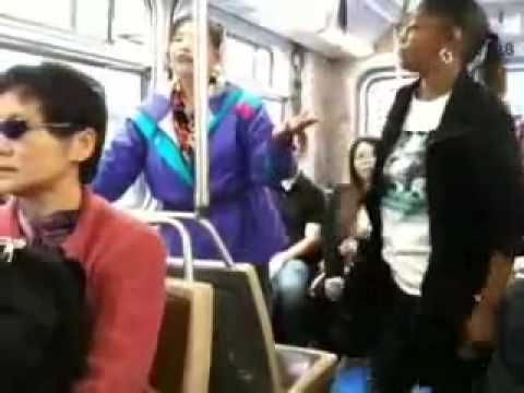 Girls Tranvayda Kapışıyo ( Tranvayda Kızlar Kapışıyo)
