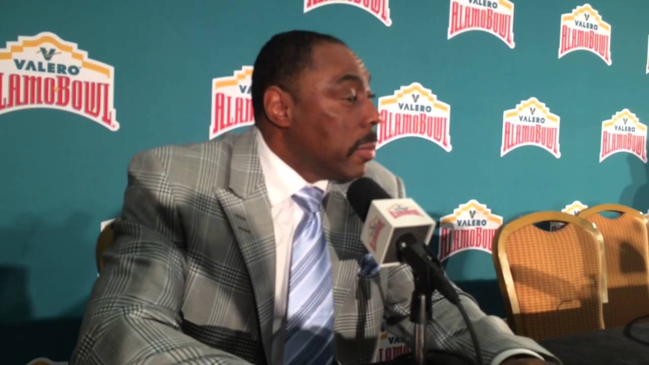 Oregon Defensive Coordinator Don Pellum Meets With Reporters - YouTube