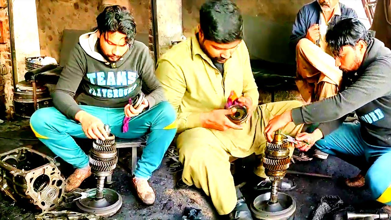 Truck Gearbox Repair Check and Fitting | Wonderful Process of Gearbox ...