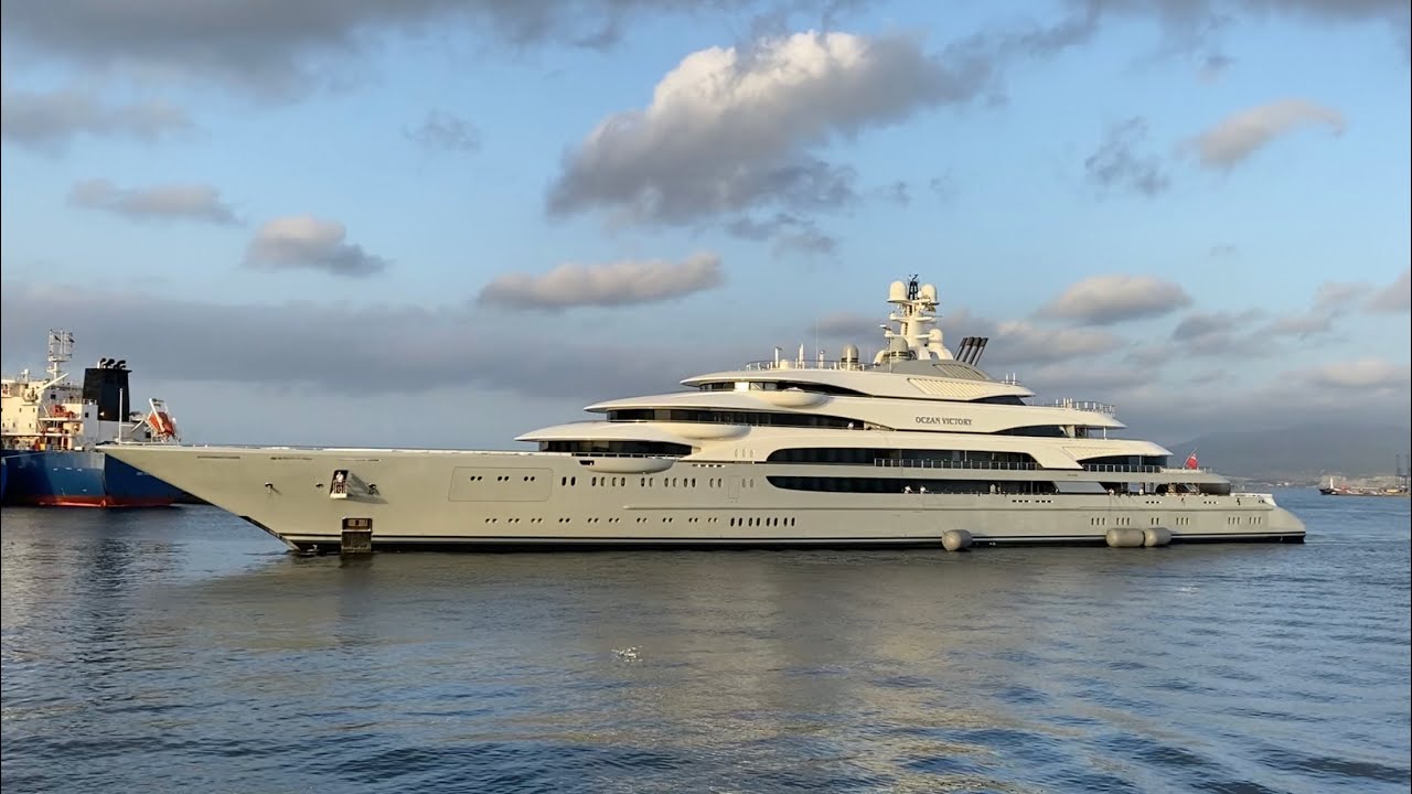 140m Megayacht Ocean Victory docking in Gibraltar - YouTube