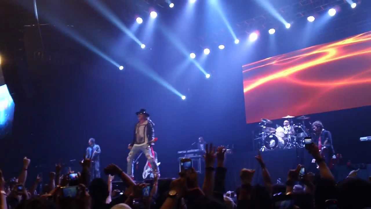 Guns n Roses performance live in concert at MEIS Ancol Jakarta ...