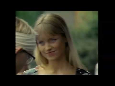 Piger er en plage! (1990) [VHS]