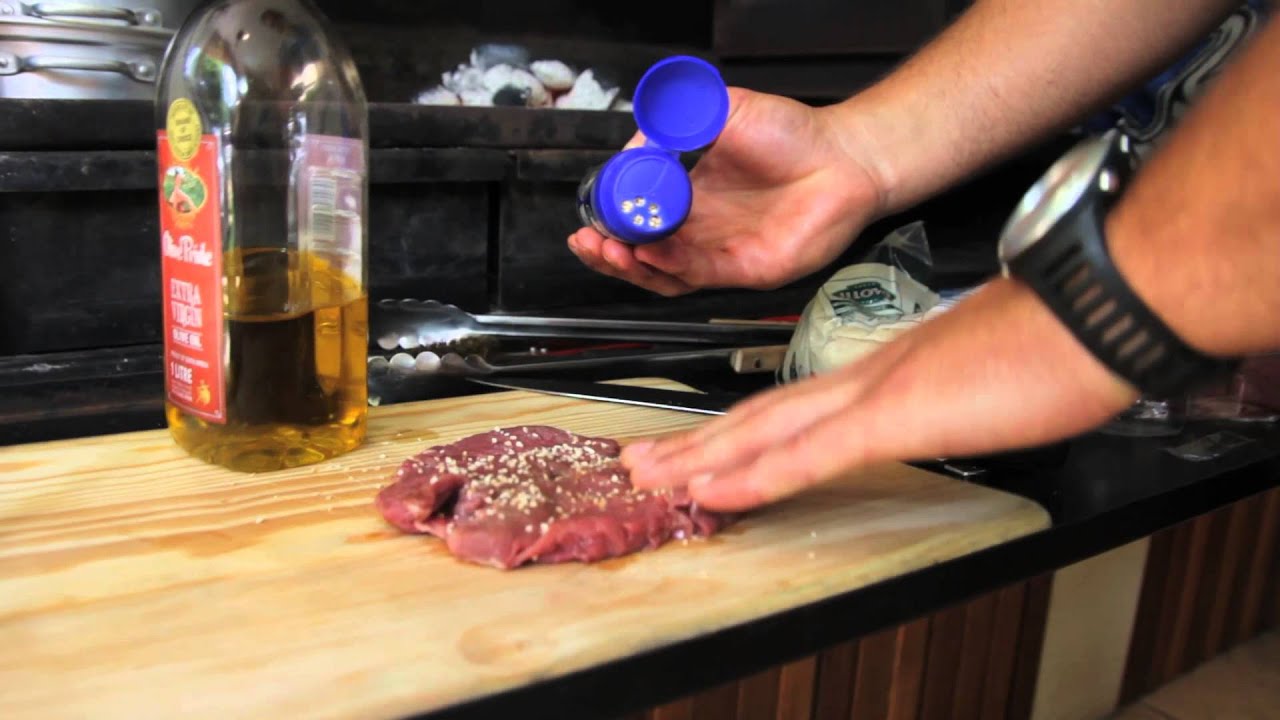 Vodacom Blue Bull Morné Mellett's brown sugar steak recipe - YouTube