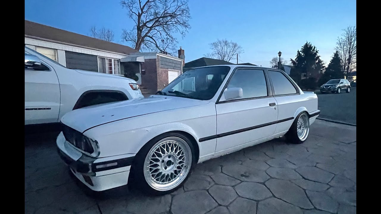 Bmws crash jdm car meet - YouTube