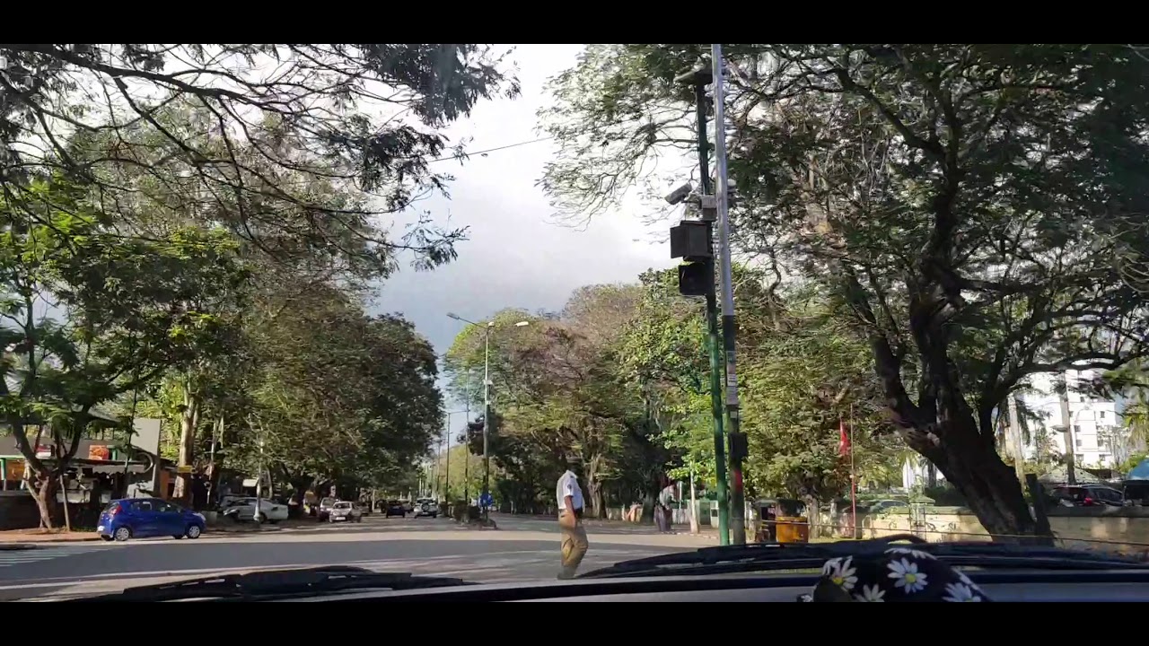 Beautiful road in Trivandrum city- Vellayambalam Kowdiar Road, Kerala ...