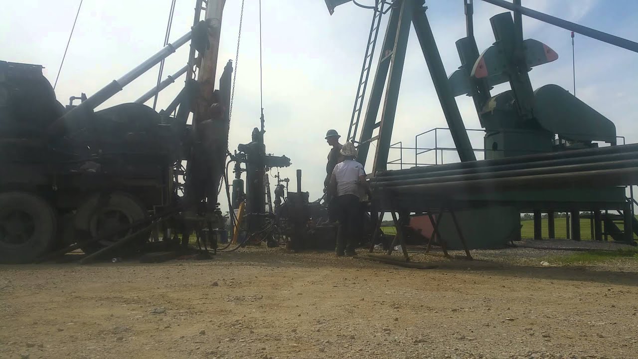 Tripping Pipe On A Double Pole Rig. - YouTube