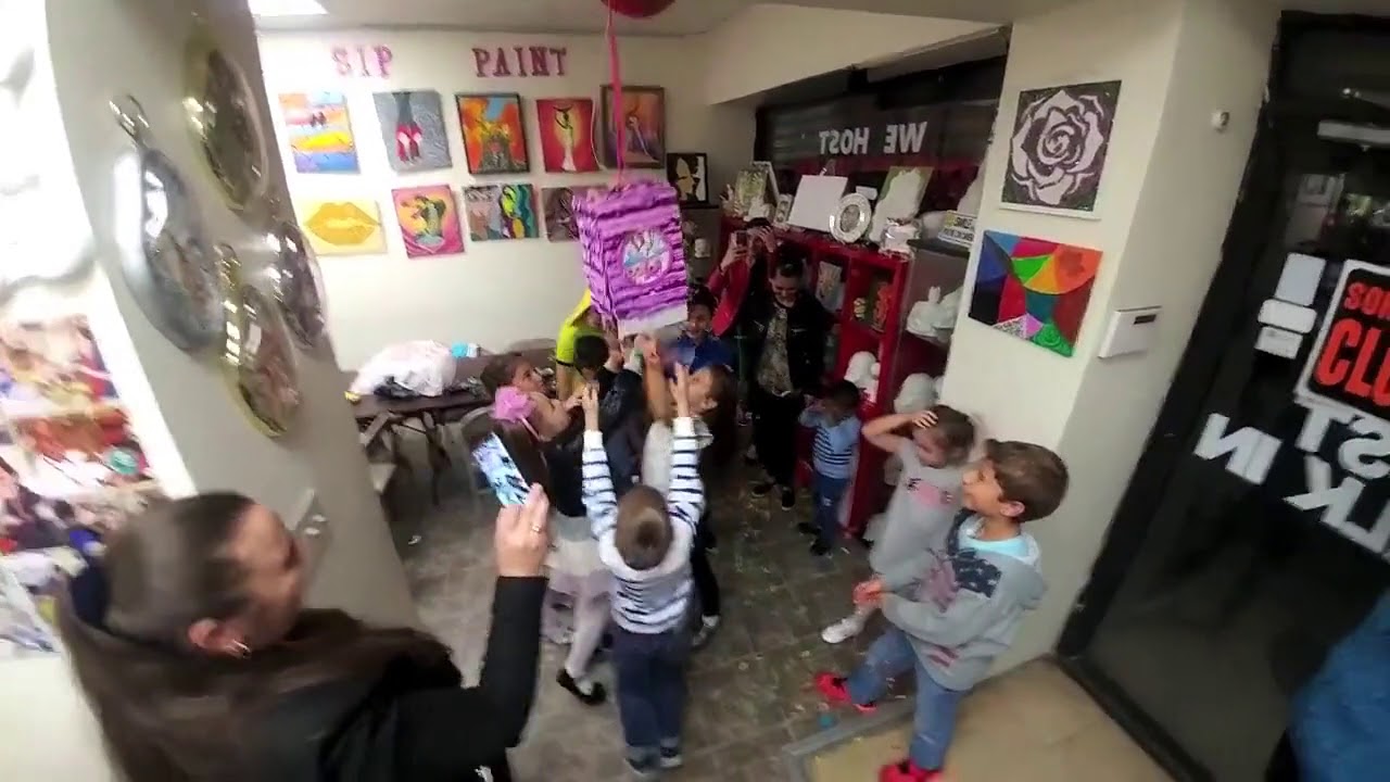 Breaking Pinata during a Birthday Party at Art fun Studio - YouTube