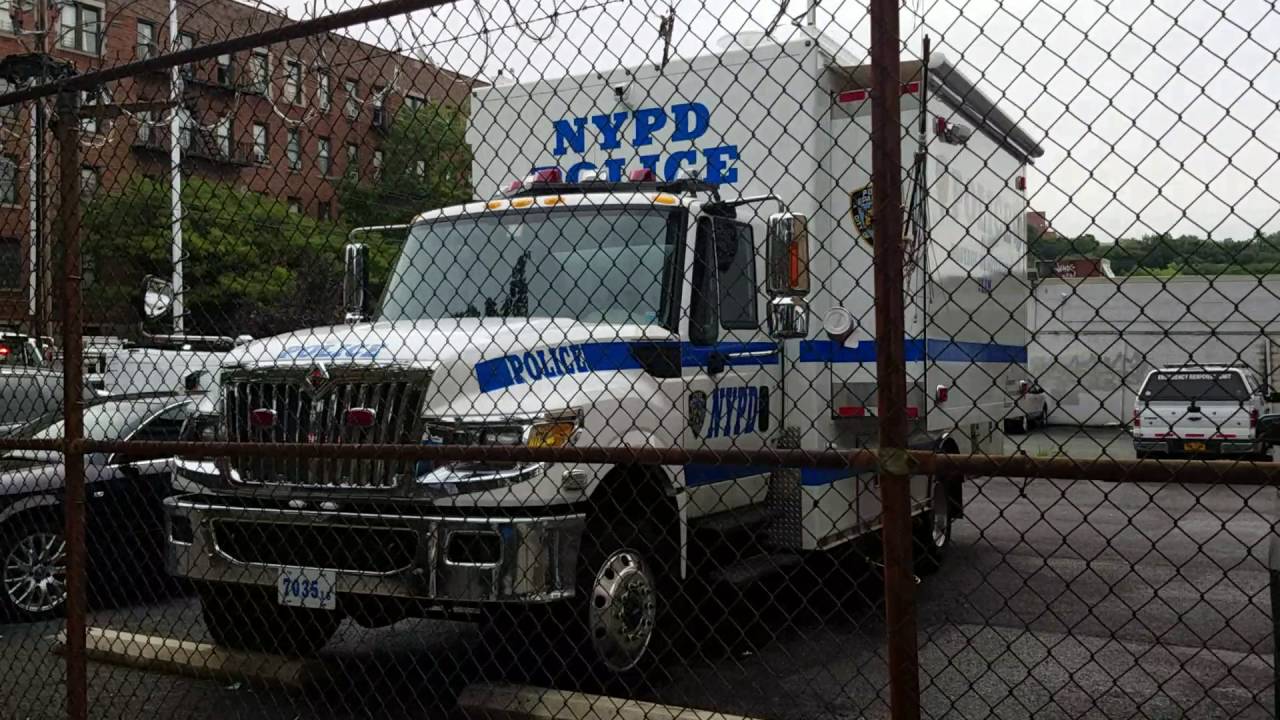 NYPD Tactical Assistance, Response Unit And Hostage Negotiation Team On ...