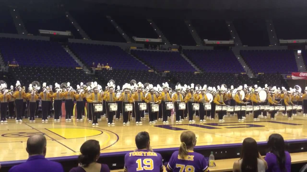 *HD* Callin' Baton Rouge- LSU Tiger Band FIRST Performance - YouTube