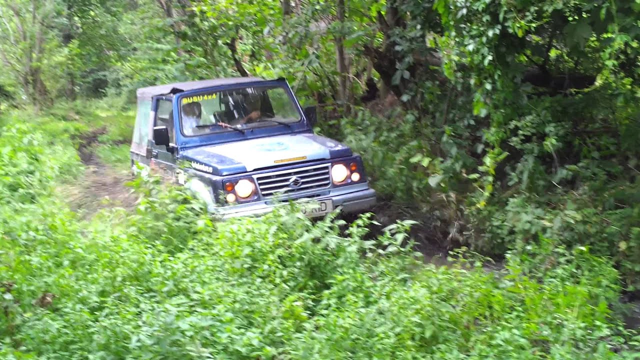 Suzuki Samurai mudding in Apuseni, Romania 2013 (4x4adventure.ro) - YouTube