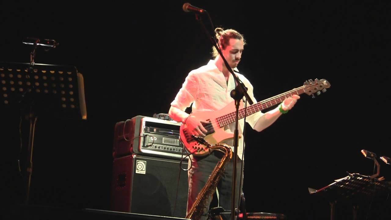 Yellowjackets, Torino 27-4-2012 - Felix Pastorius solo - YouTube