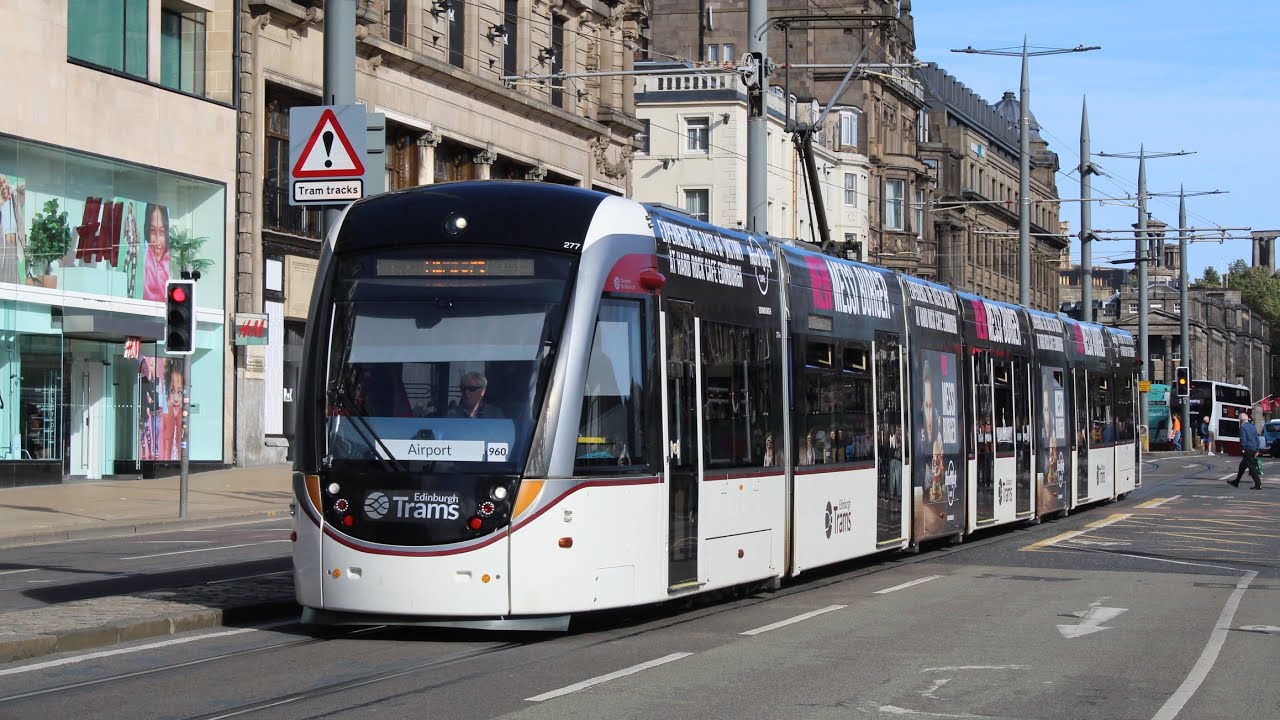 Edinburgh Trams Montage October 2022 - YouTube