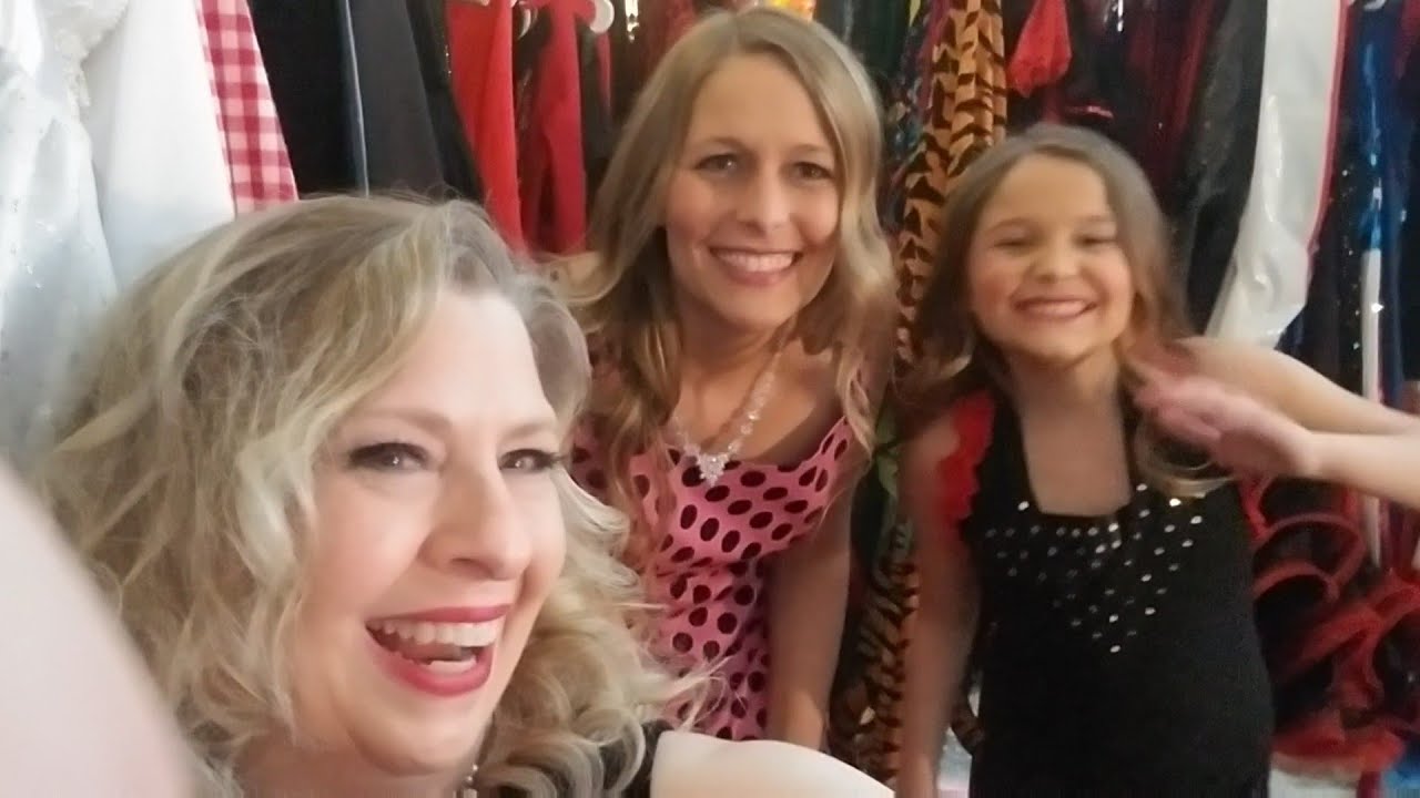 Your daily cheer : 3 Cheers 4 Cheer feat. Amy & Brynn! - YouTube