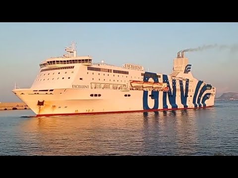 GNV Excellent in entrata al Porto di Palermo - YouTube
